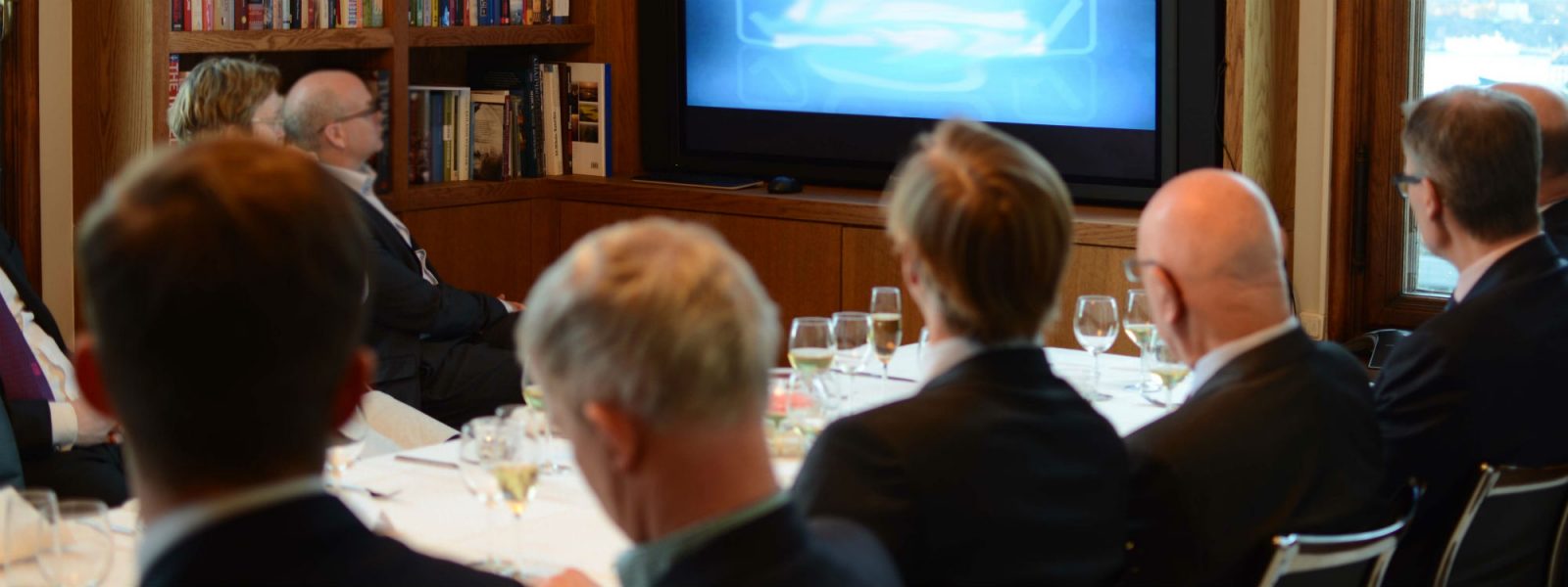 Board_meeting_2000x750-1600x600.jpg